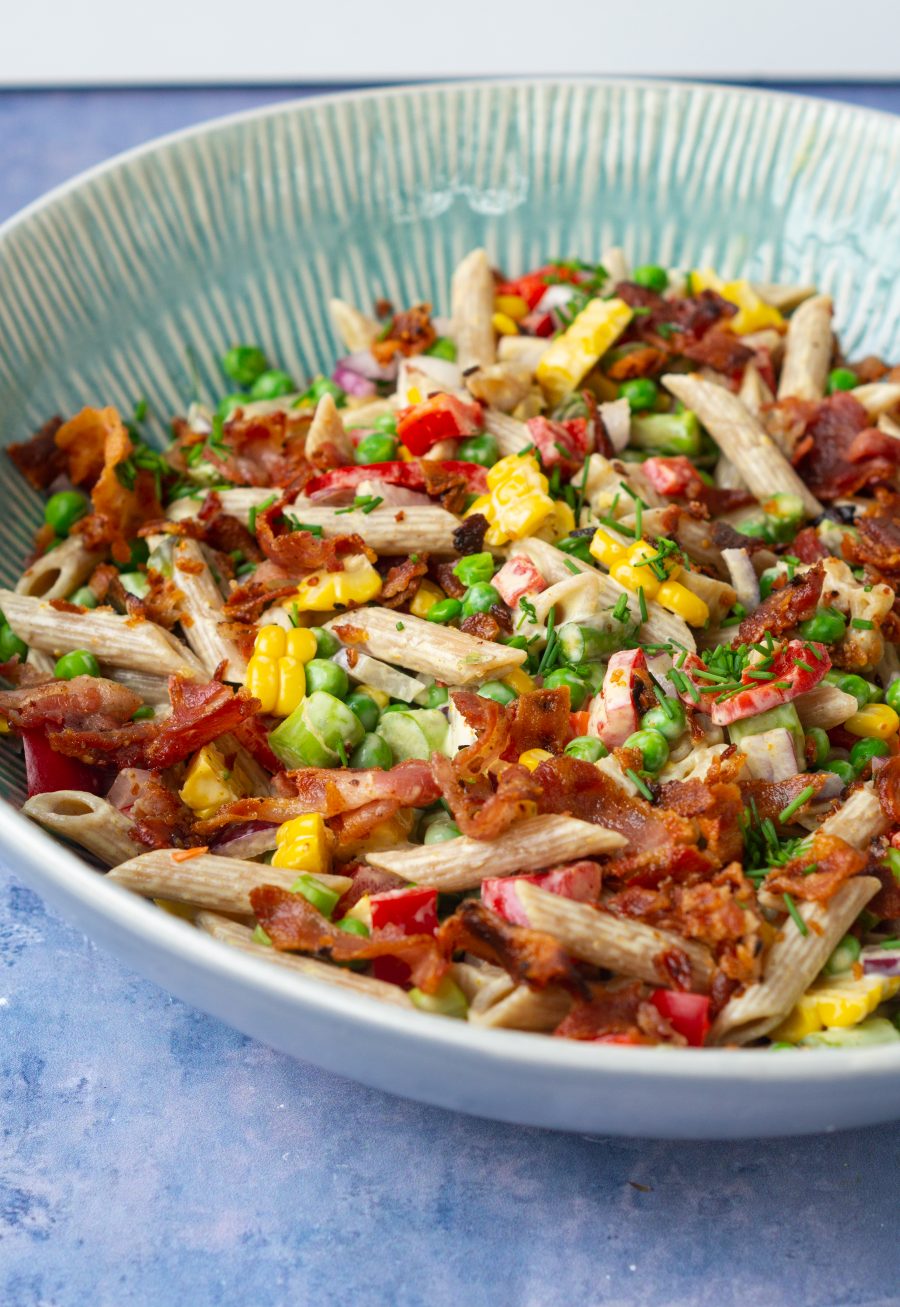 Pastasalat med karrydressing - opskrift på lækker salat med pasta