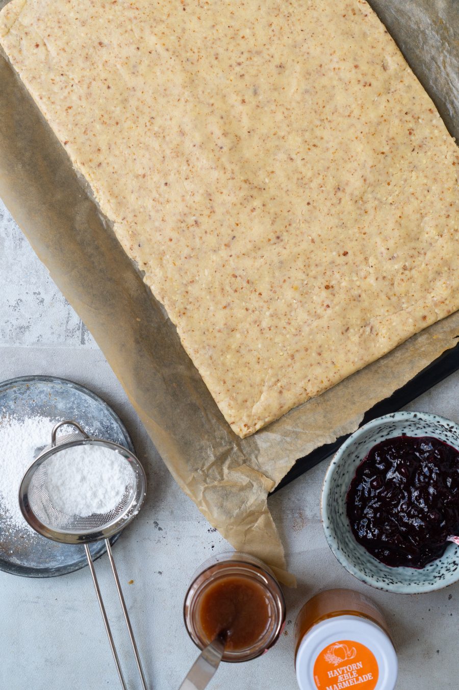 Mandelsnitter i forskellige varianter - bl.a. med havtornmarmelade