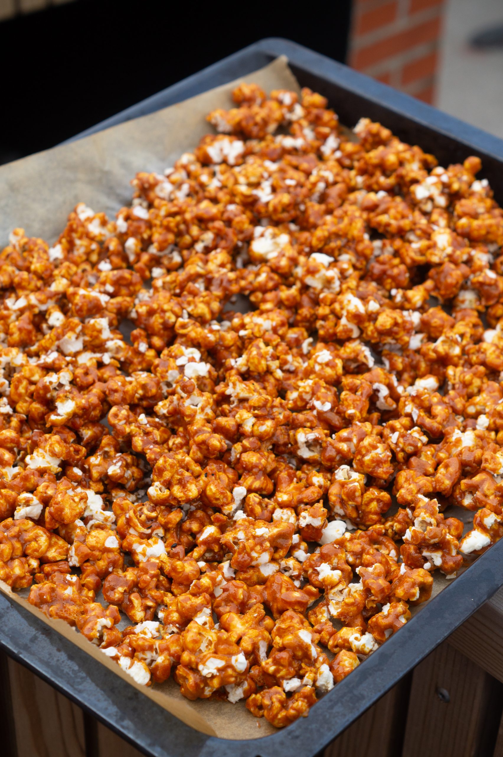 Karamel popcorn - Salte og søde popcorn med karamelovertræk