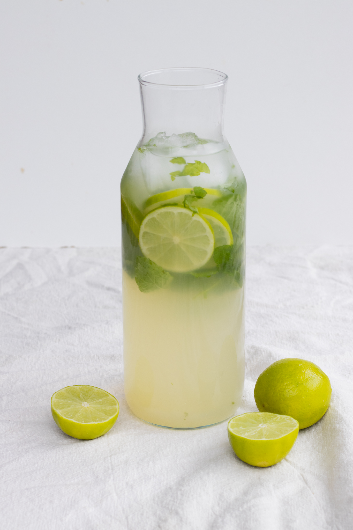 Lemonade med lime og ingefær - Forfriskende sommerdrik