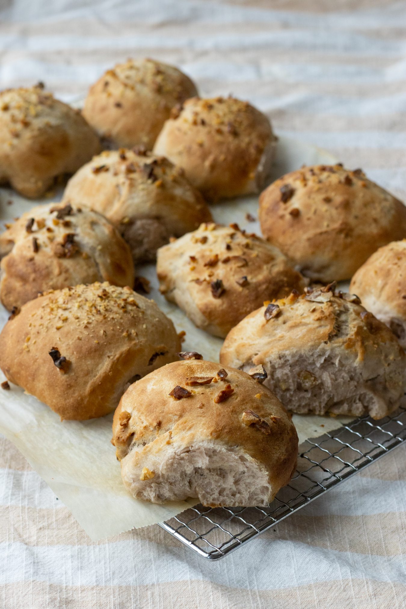 Valnøddeboller - nem opskrift på boller med valnødder