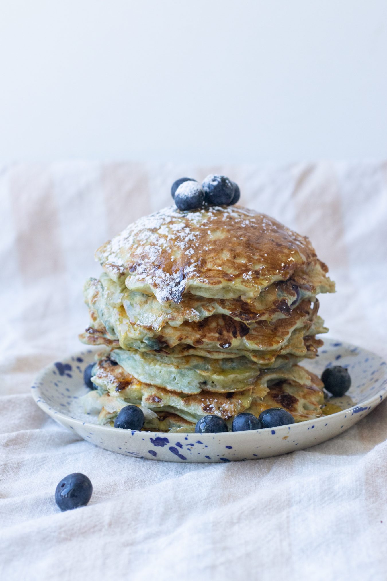 Blåbærpandekager - nemme pandekager med blåbær - Julie Bruun