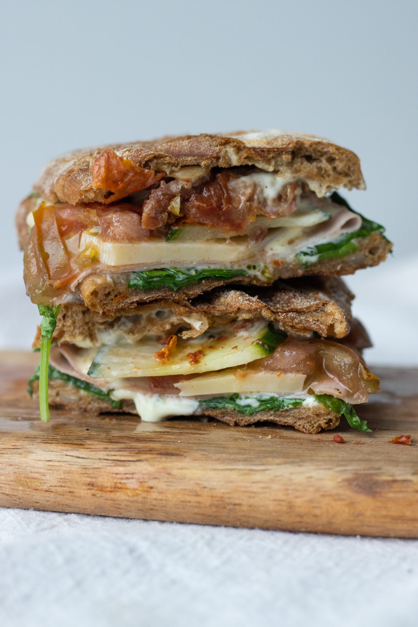 Sandwich med ost og skinke - Julie Bruun