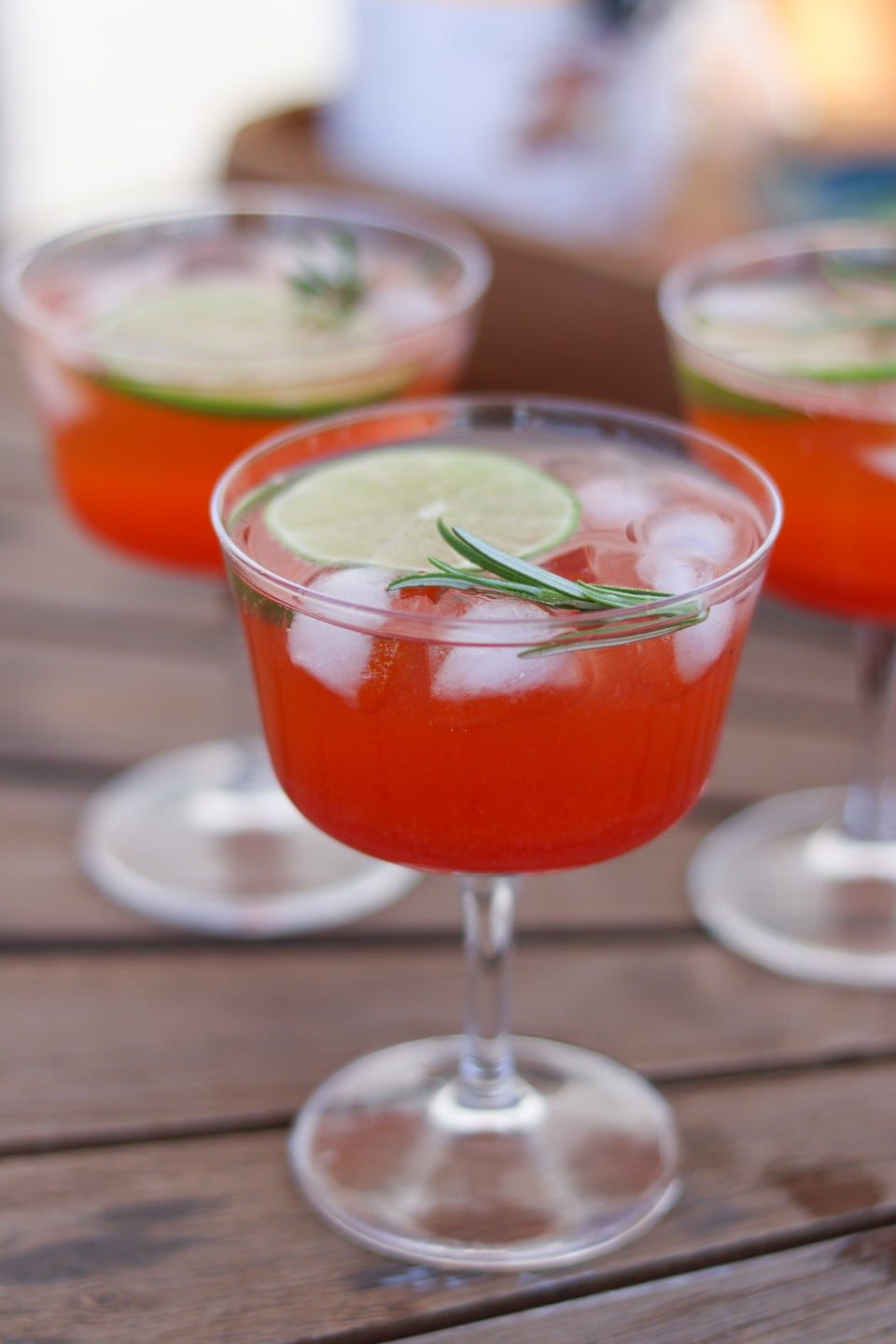 Rabarber mocktail - sommerlig drink med rabarber